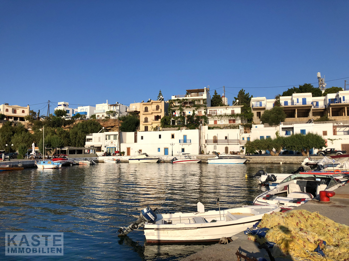 Gebäude mit Balkonen in Pitsidia, Kreta