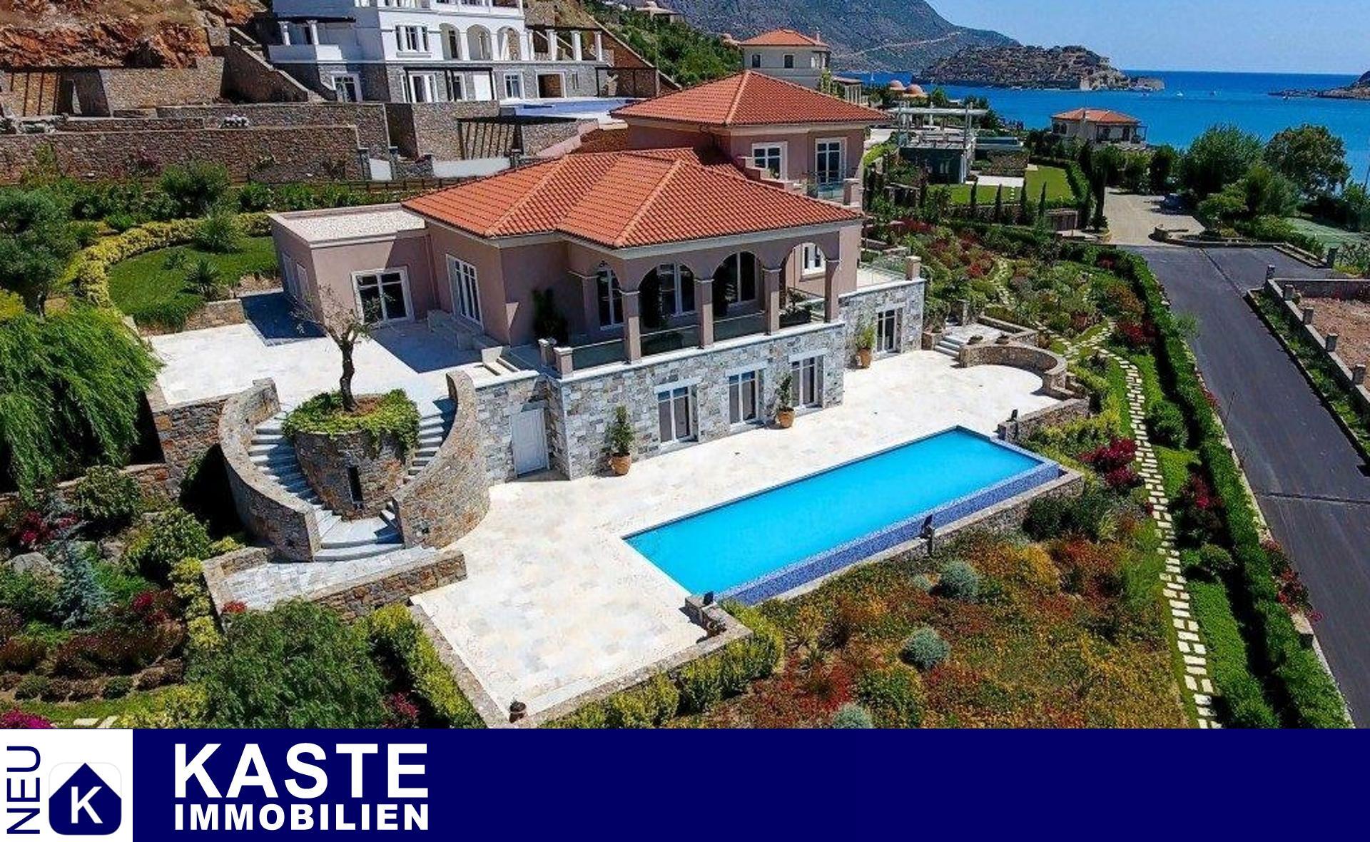 Einzigartige Luxusvilla direkt am Strand von | Kaste Immobilien