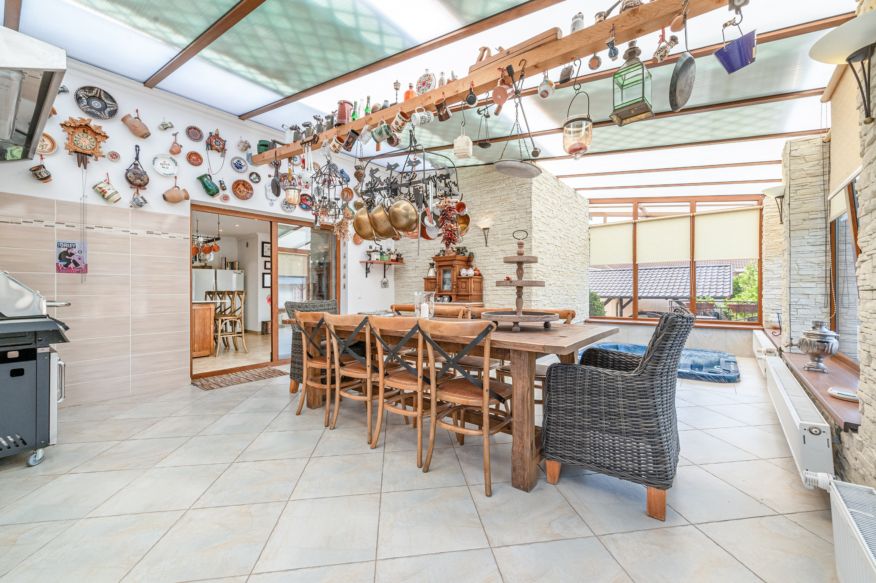 10 Rooms House For Sale | Vecsés | Hungary