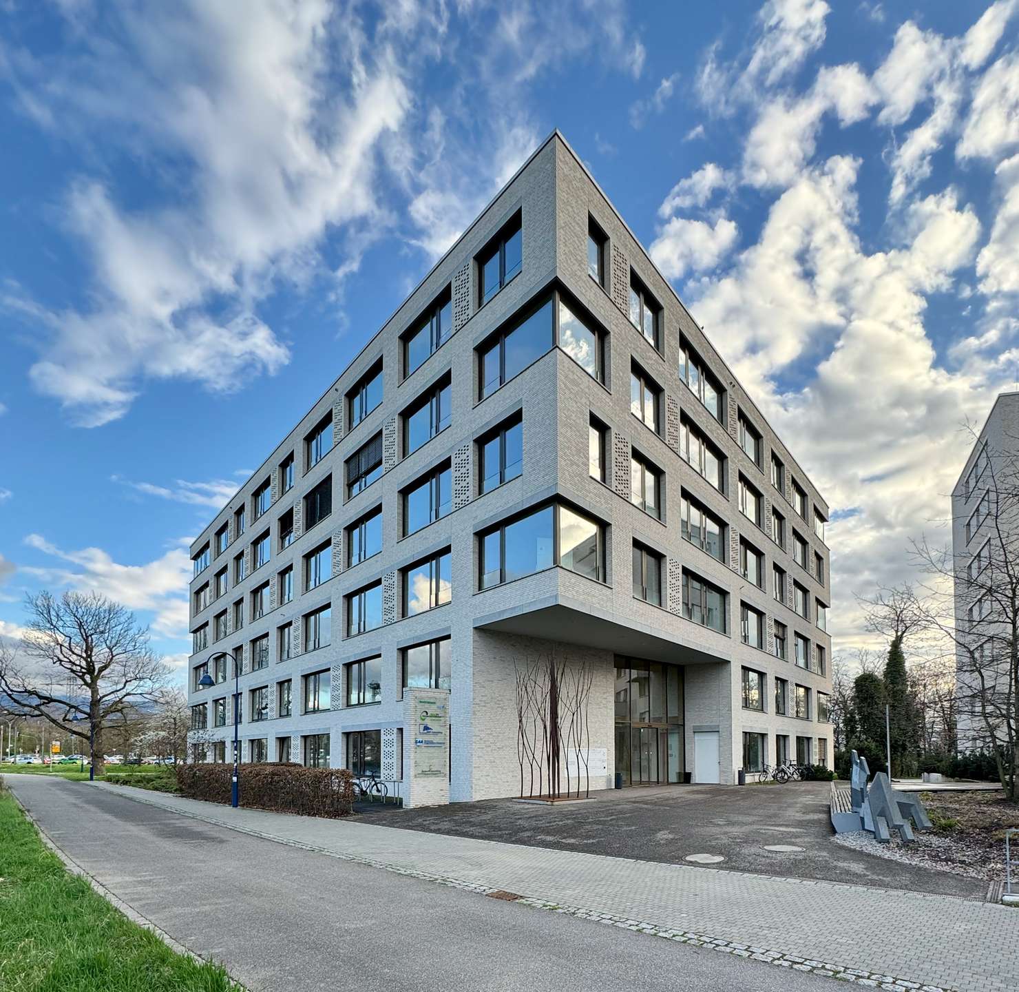 Freiburg-Rieselfeld ++ Modernes Arbeiten mit größtem Comfort auf 695 m² ...